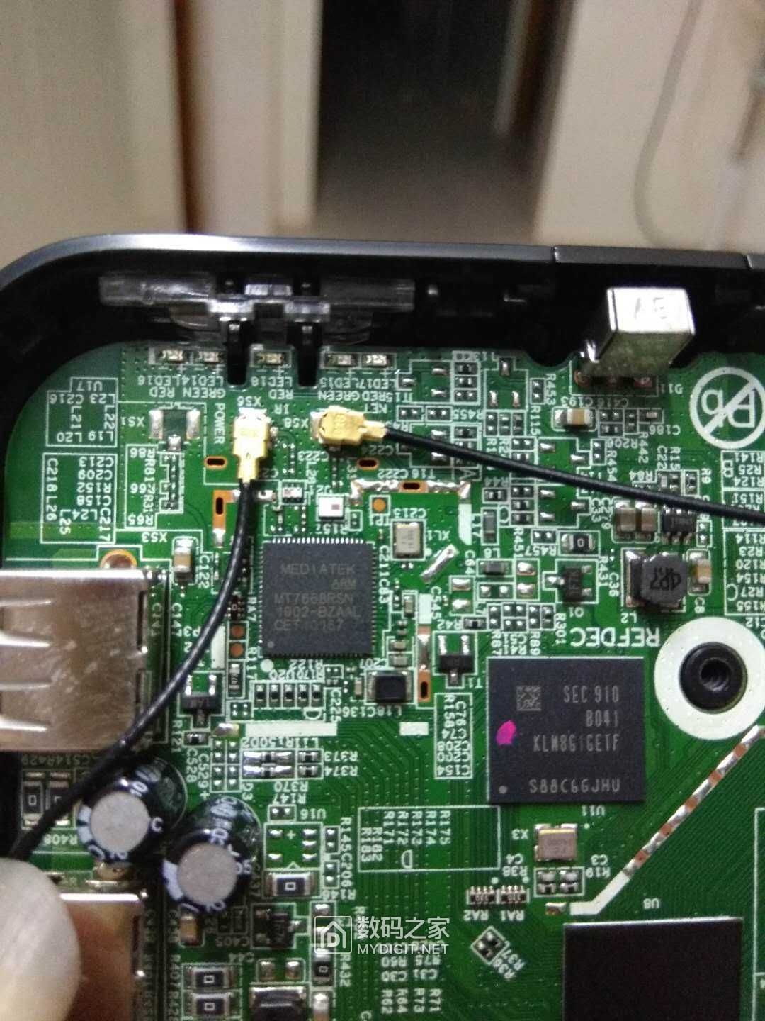 拆个锋火HG680-KA机顶盒 - 拆机乐园 数码之家