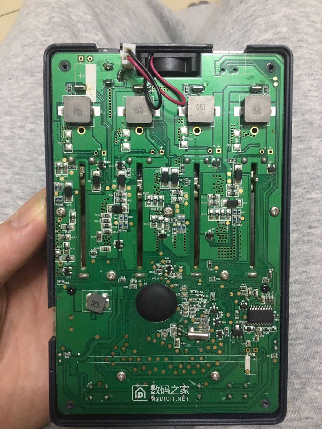 拆解JDY IC9充电器 锂电镍氢镍铬通用型 - 拆机乐园 数码之家