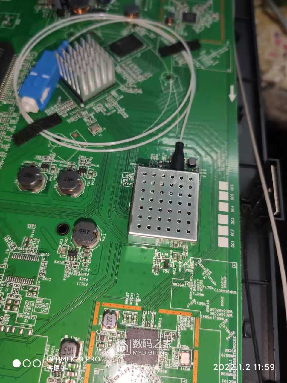 嗯。好大~ 积分商城兑的诺基亚贝尔G-140W-C光猫打开看看 - 拆机乐园 数码之家