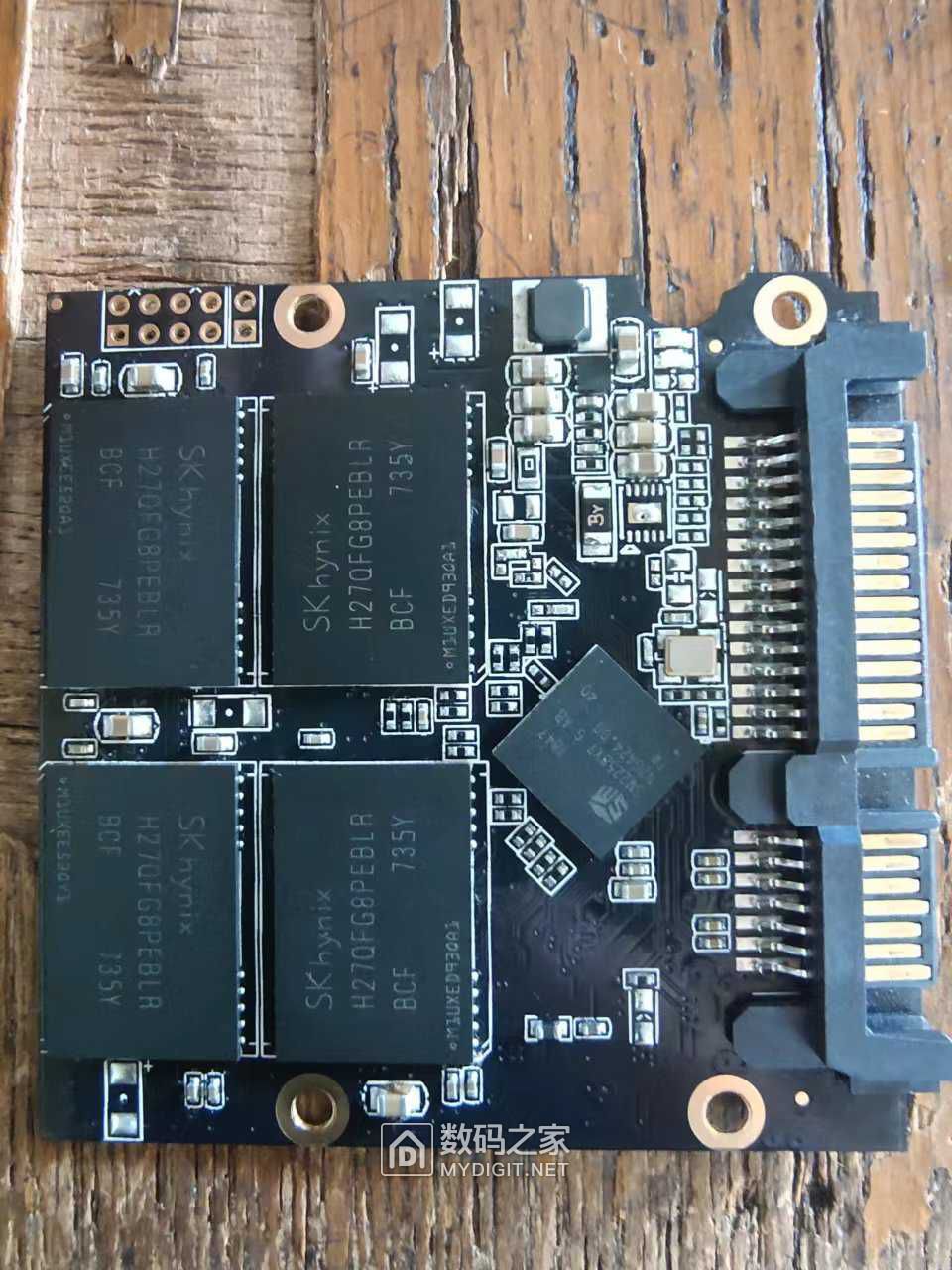 分享一块2258XT 四贴 满CE 跳线 板号SM2258XT_BGA144_4GBA152_4L_R0724 - SSD存储技术 数码之家