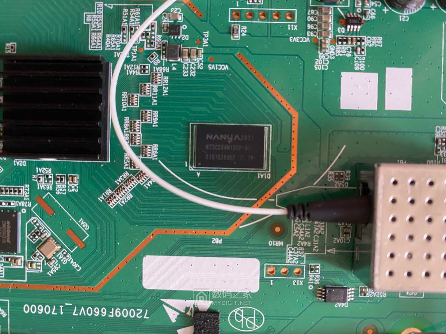 拆海外版中兴F660和totolink路由器 - 拆机乐园 数码之家