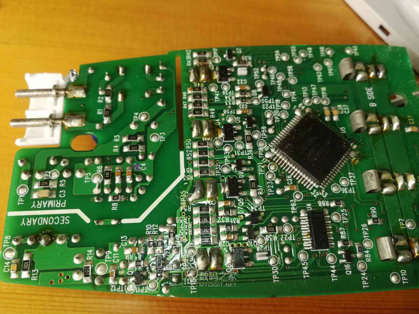 SONY BCG-34HRMD Ni-MH极速充电器拆解 - 拆机乐园 数码之家